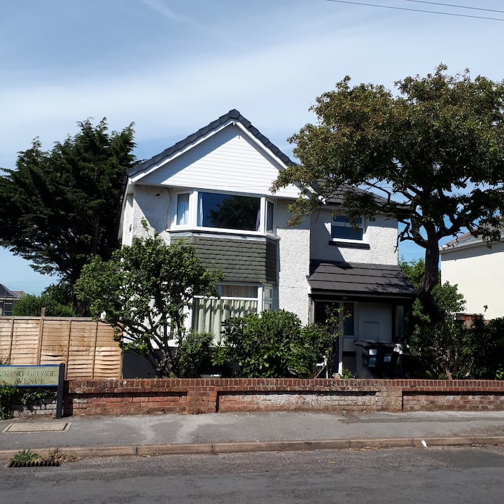 Lovely Detached Family House. Dog Friendly Parking - Boscombe
