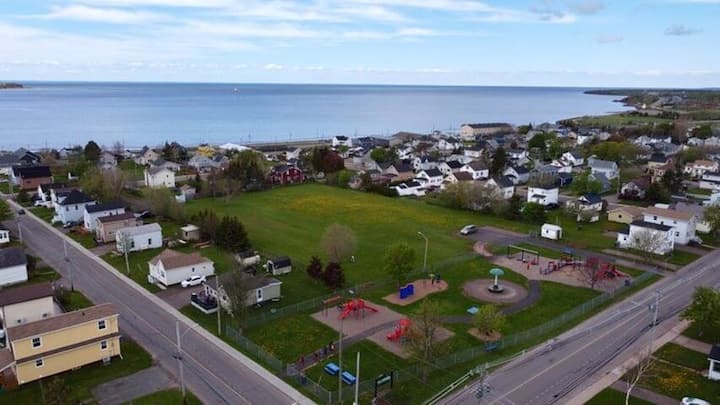 R#3-your Home Away From Home ❤️Trailside🏡 2 Guests - Summerside