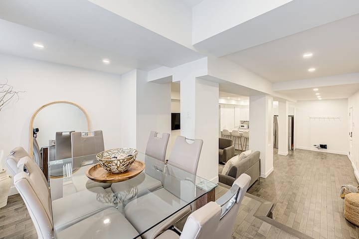 Calme Appartement Plateau Mont-royal , Parking($) - Laval