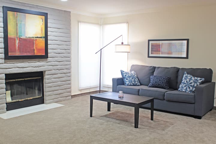 21rock Furnished 2 Bdrm/ 2 Bath Apartment-month - Wichita, KS