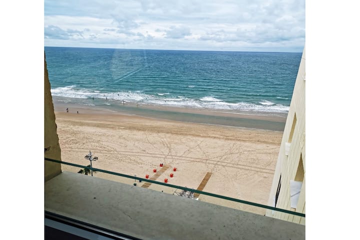 Romántica Vista Al Paseo Marítimo De Cádiz - Cadix