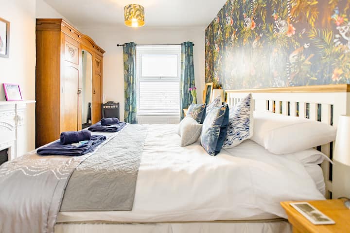 King Bed Rm, Edwardian Terrace, Ilkley, The Dales - Ilkley