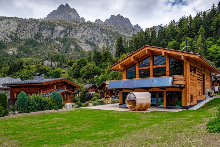 Aikoa: Regenerative Mountain Hideaway, Chamonix Lux Ecolodge, Spa, Pool, Sauna - Vallorcine