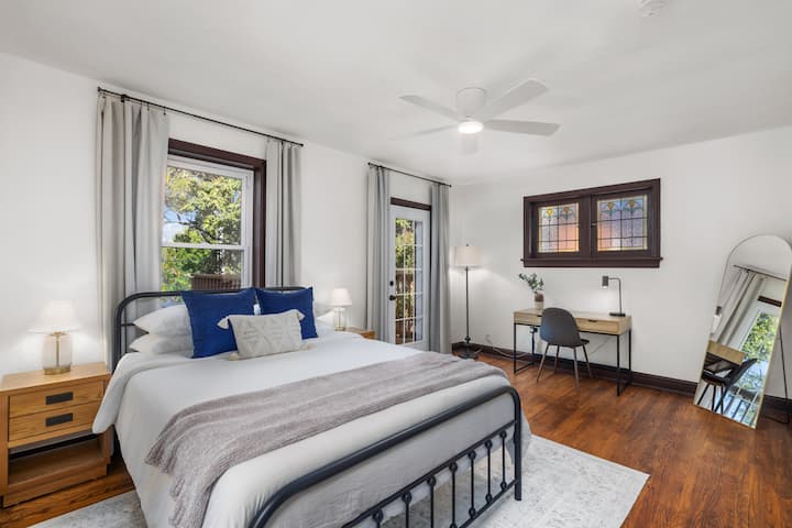 Extended Stay Apt W/ Yard, Parking, Private Deck - St. Louis, MO