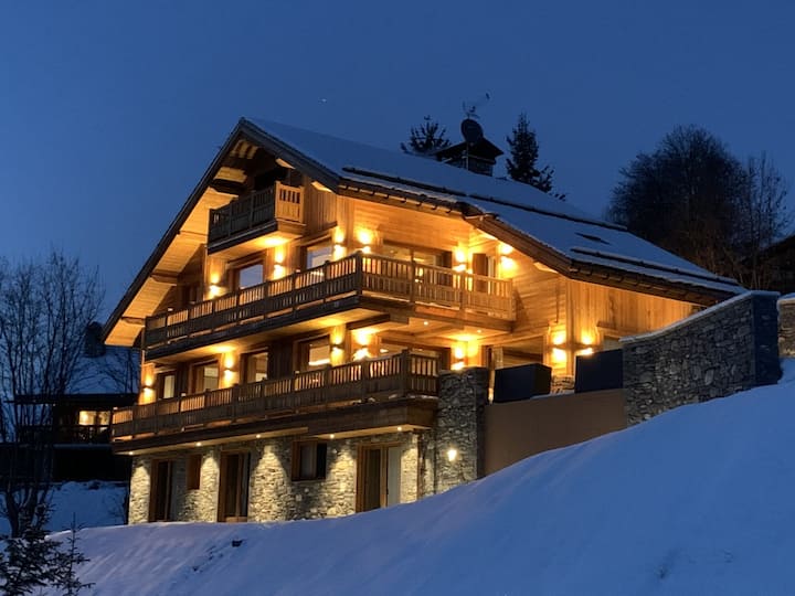 Authentic Chalet Meribel Village Close To The Slopes - Méribel