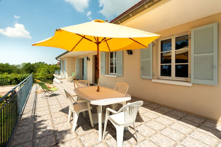 Baron : Maison Avec Vue Panoramique - Charolles