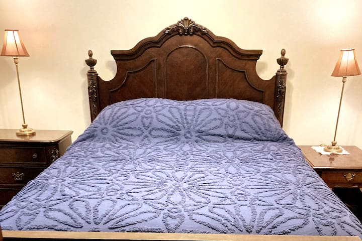 Traditional Decor, 2br, 1ba, Off St Pkg, Us Open - Monroeville, PA