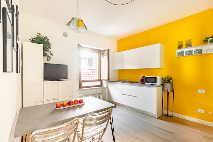 Central Two-room Apartment (Private Park Included) - Verona