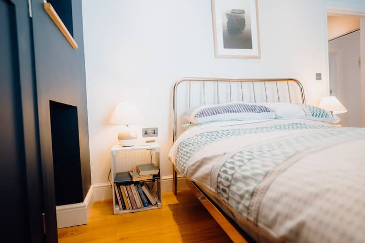 Lofty, Elevated Luxury At Tenby Harbour - Amroth