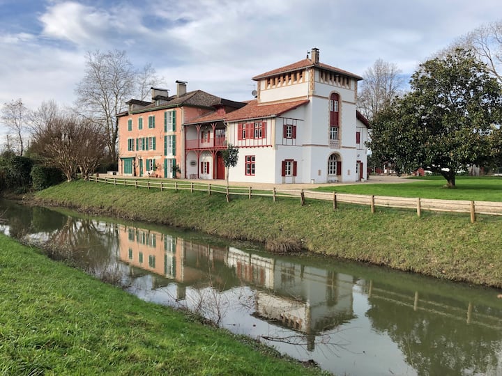 Maison De Charme Avec Vue Sur L'adour - Hasparren