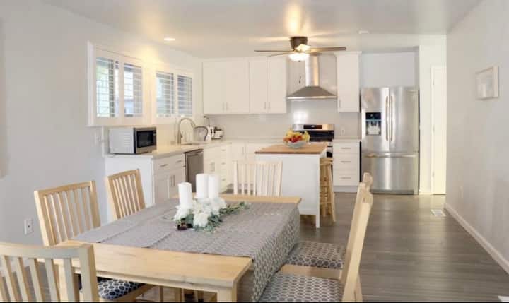 Spacious Private Bedroom With Private Bath - Santa Rosa