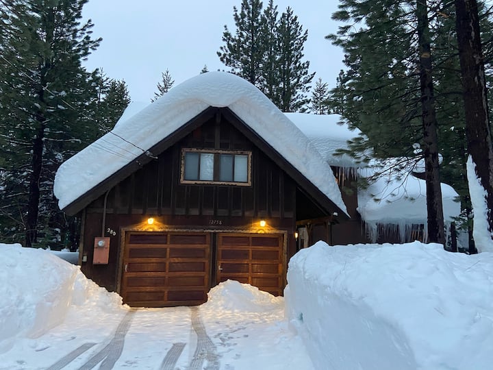 Magical Chalet - Year-round Wonderland - Donner Lake, CA