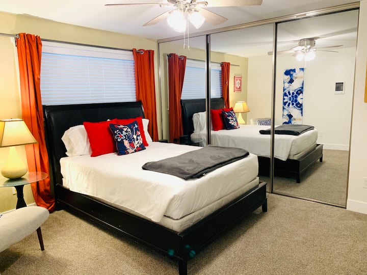 Seascape Retreat | Garage & Patio | Pacific Beach - San Diego, CA