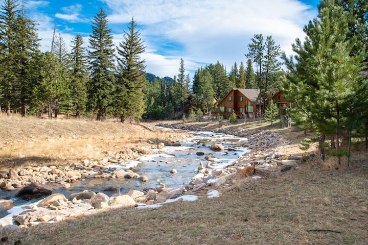 Beautiful Townhome On Fall River. - Estes Park, CO
