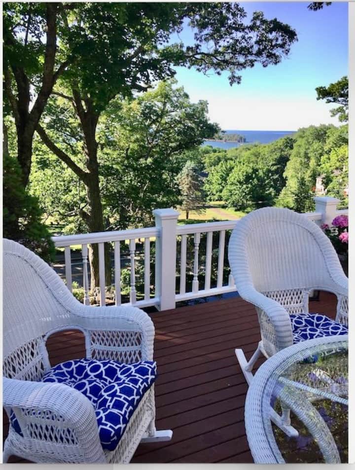 Camden Oceanview Huge Private Deck Stunning View - Camden, ME