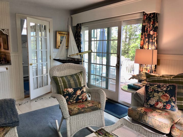 Camden Oceanview Huge Private Deck Stunning View - Camden, ME
