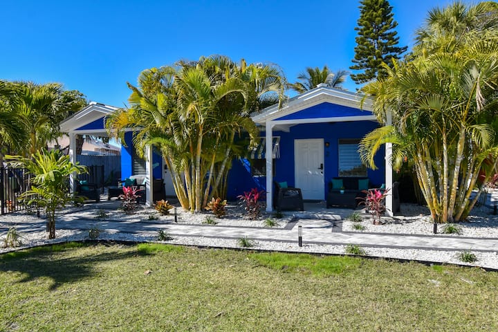 #2 -Sea Turtle Bungalows @John's Pass 1b/1b - Madeira Beach, FL