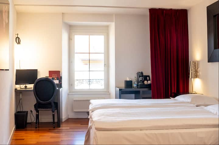 Standard Room / Tralala Hotel - Montreux