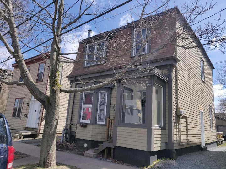 Private Bachelor Apartment - Halifax, NS, Canadá