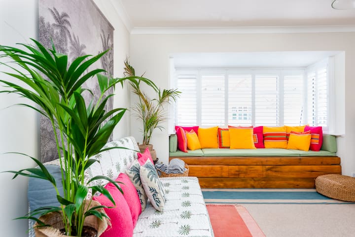 @Driftwood_getaway Book For A Genuine Break Away - Boscombe