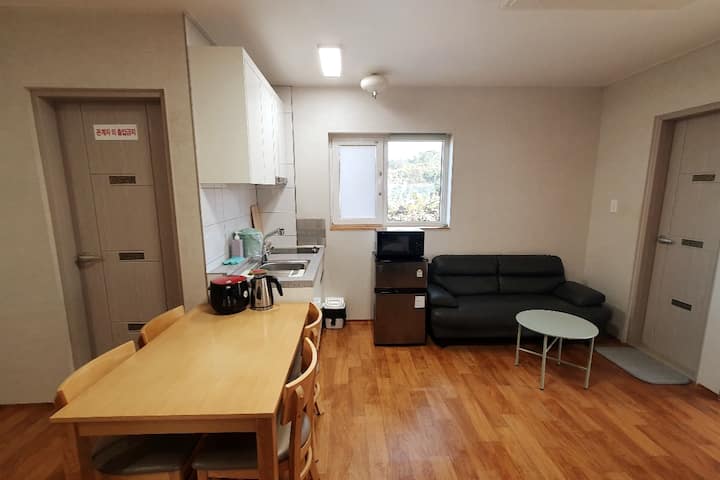 제주 꿈 펜션 101호 (1층 16평 1.5룸) - Jeju