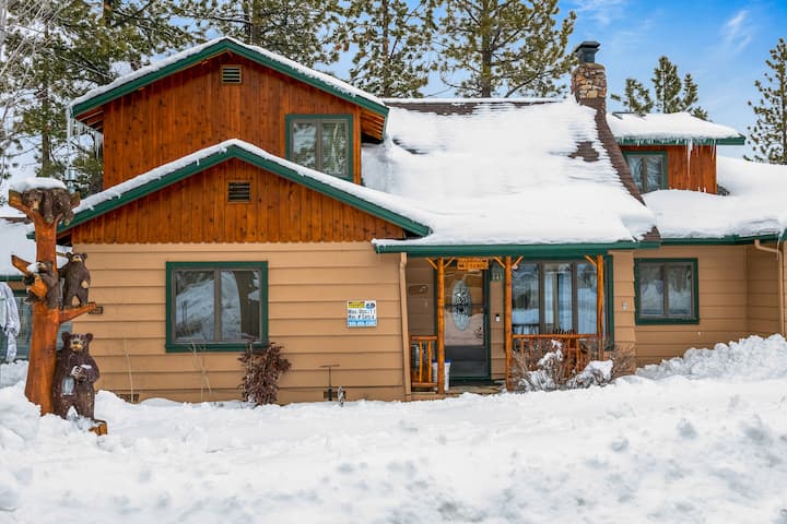 Hot Tub & Pool Table. Peekaboo Lake View! Cute! Ne - Big Bear Lake, CA