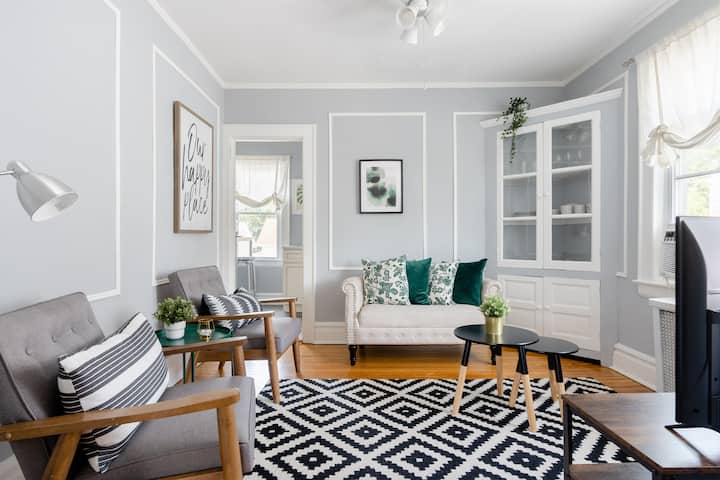 5 Min Drive To Nyc Train, 5 Min Walk To Seton Hall - Livingston, NJ