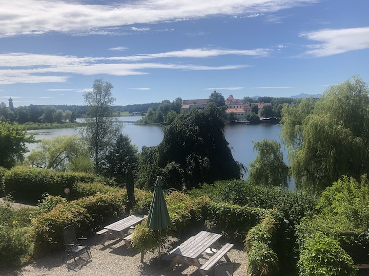 Og, Stilvoll Wohnen Im Ehemals Herzoglichen Gästehaus - Chiemsee