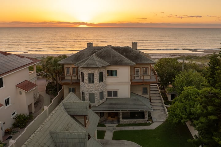 Ocean Front Dream Home With Beachside Pool! - Cocoa Beach, FL