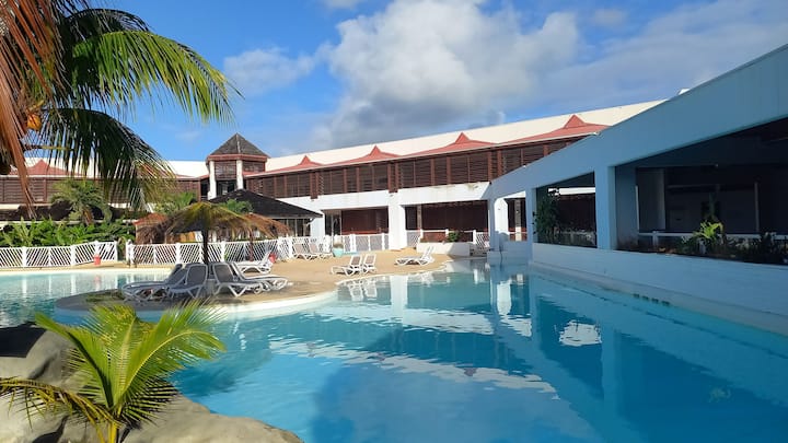 Studio Créole : Piscine & Plage à 2 Min à Pied - Saint-François