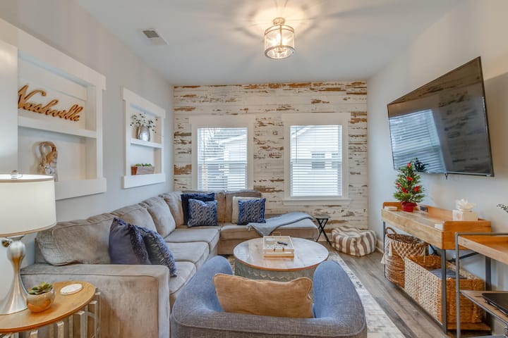 Music City Charmer | Convenient | 30 Day Minimum - Nashville