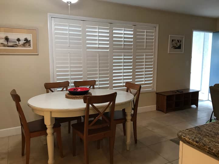 1 Bedroom Condo In Fabulous Building Near The Sand - Carpinteria, CA