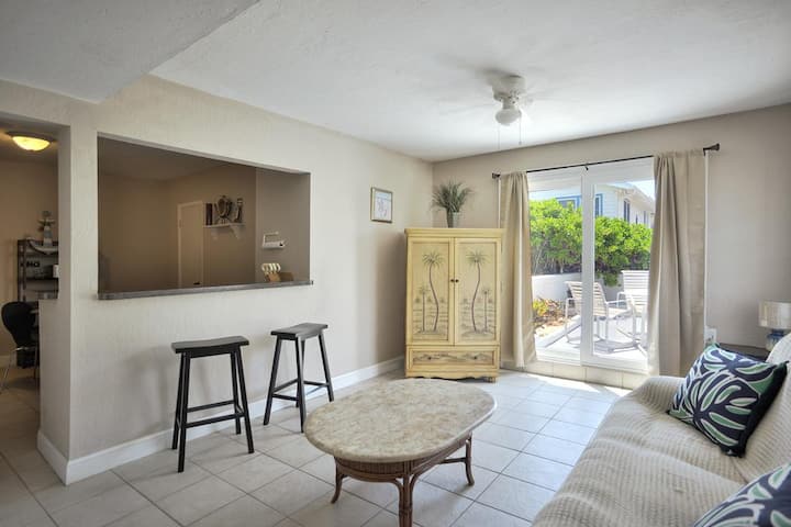 Ocean Front With Private Patio And Beach Access - Melbourne Beach, FL