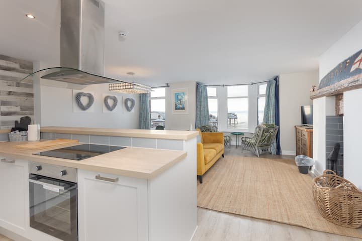Luxury 3bed Sea View Apartment, Sauna, Log Burner - Blackpool