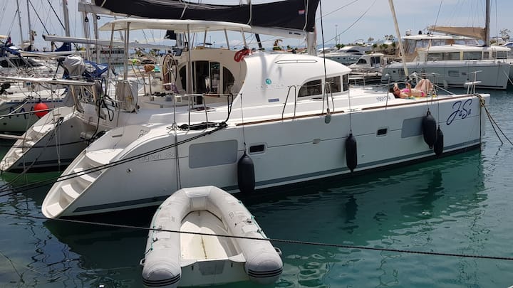 Catamaran Jaso Direct In The Marina - Jadranovo