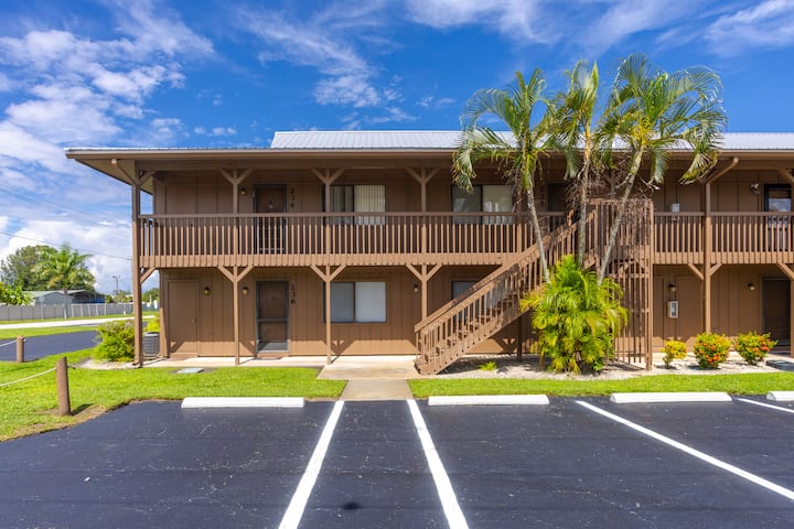 Bass & Sun Modern 2/2 Bedroom Condo - The Bahamas