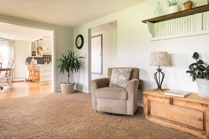 *Goat Ranch Guesthouse*
 45 Min From Psu - Pennsylvania