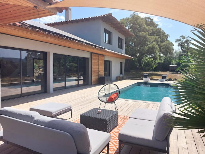 Villa 3 Chambres + Studio 2 Pers Avec Piscine - Corse-du-Sud