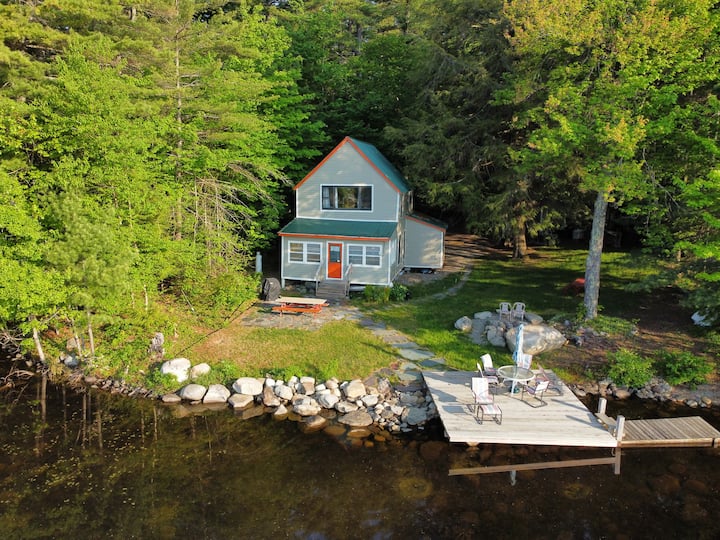 Lake Front Firefly Adirondack Lodge . - Gloversville, NY