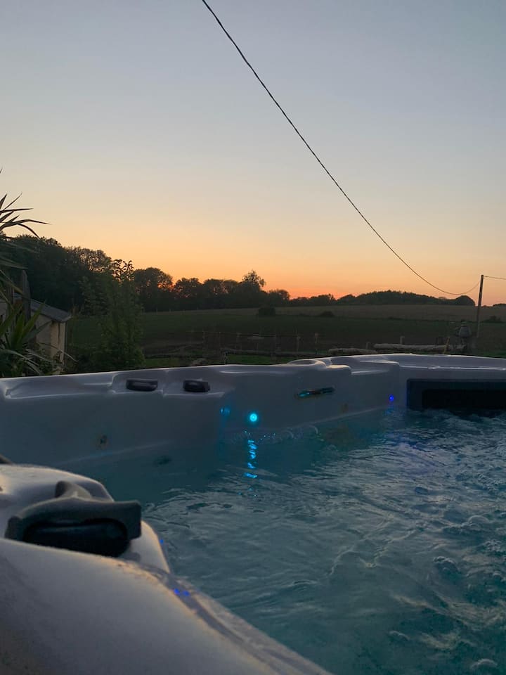 Nuit Insolite Dans Maison De Campagne Avec Spa - Sarthe