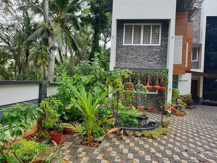 Flat 1 - 2 Bhk Serene Place 1 Kmtechnopark - Trivandrum