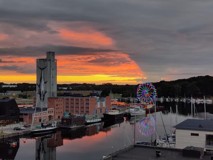 Lys Lejlighed Med Altan Ved Havnebadet - Odense