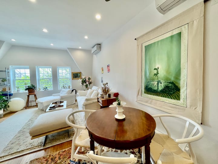 Romantic & Pristine, Elegant Designer Loft In Nyc - Washington Heights, NY