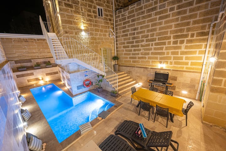 Of Farmhouse Apartment - Houses for Rent in Kerċem, Malta - Airbnb