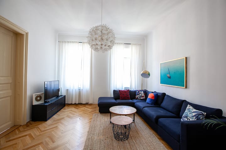 Spacious And Charming Apartment In The Old Town - Bratysława