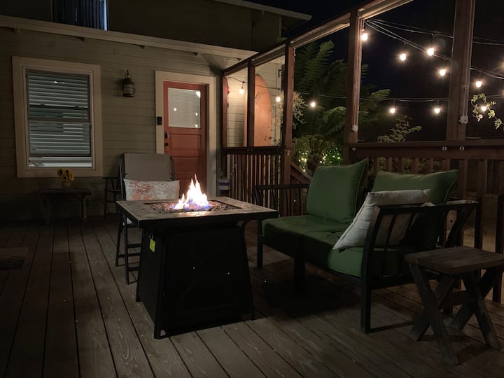Vintage Monterey Beach House - Monterey, CA