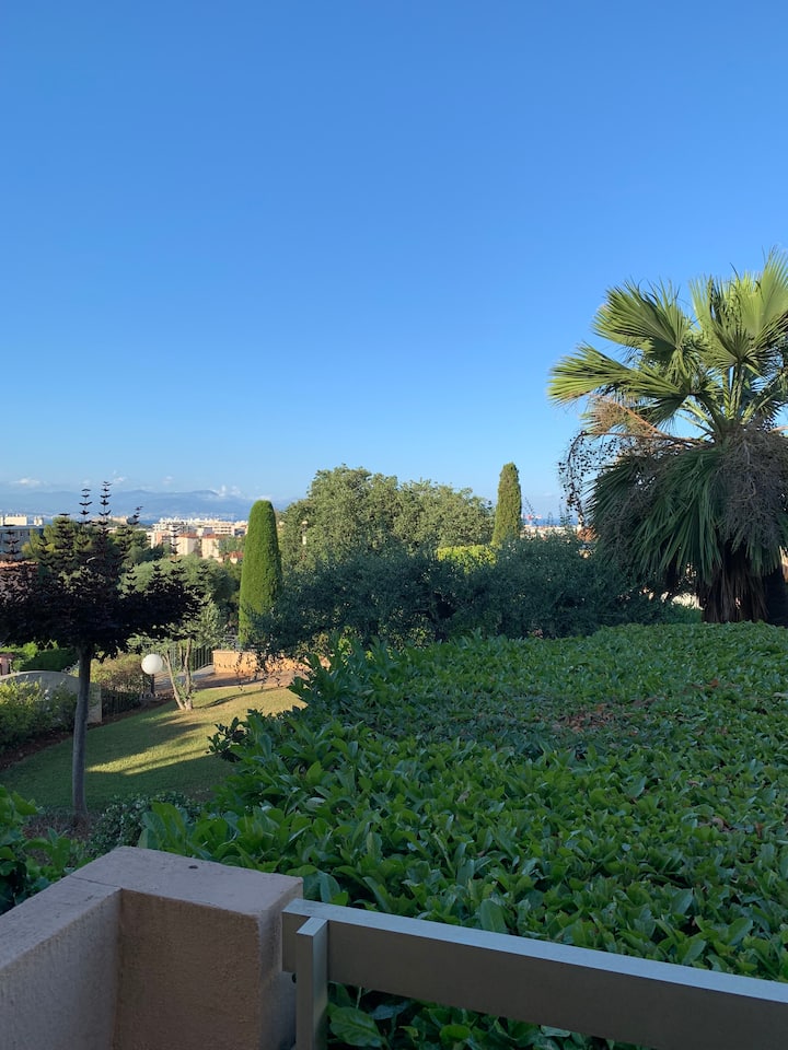 T1 Bis Climatisé Avec Coin Nuit, Terrasse+garage - Juan-les-Pins