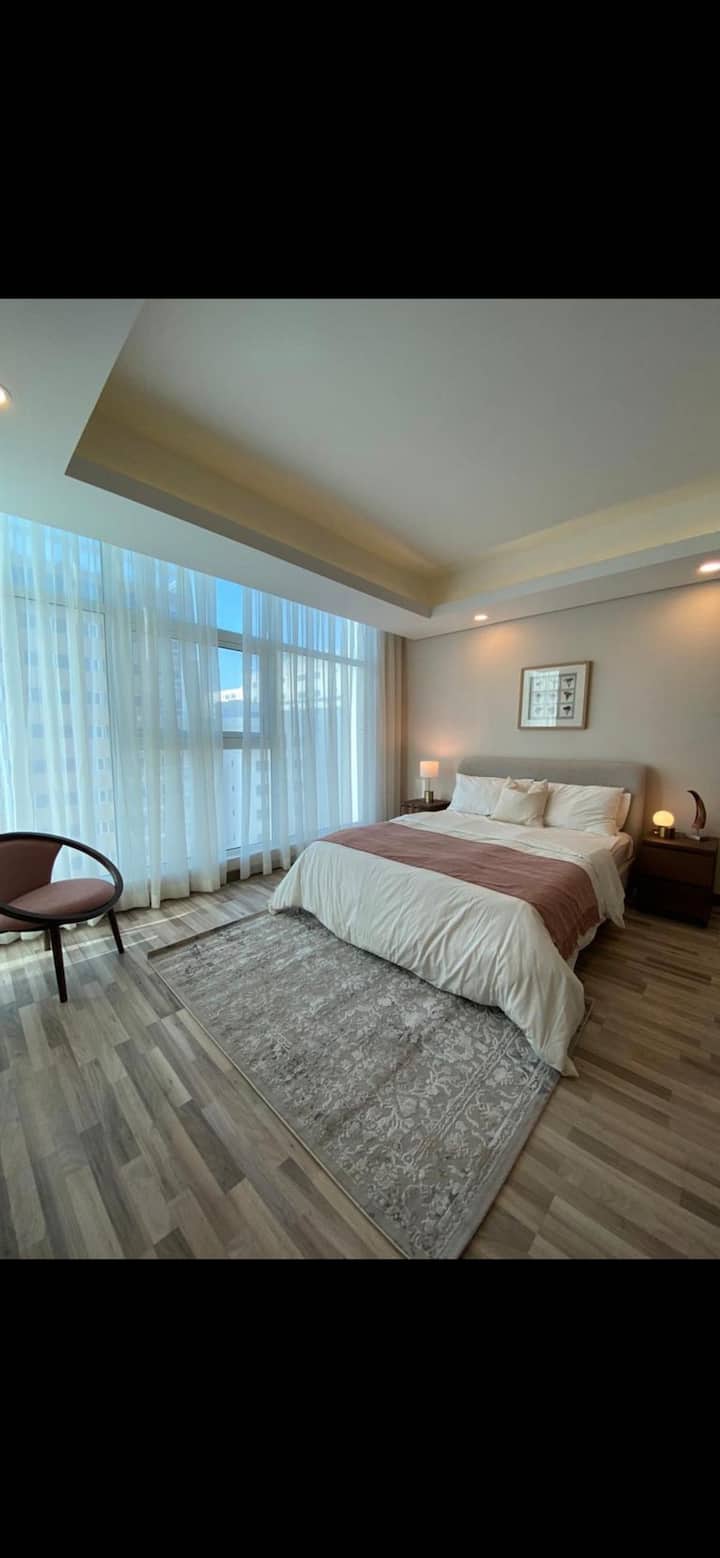 2 Bdr Luxury Apartment - Center Of Busaiteen City - Bahrain