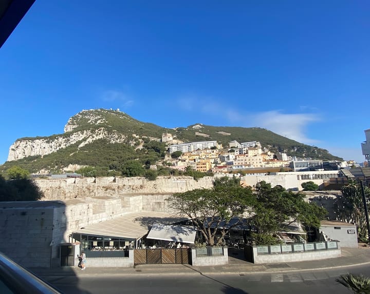 Superb Location With Panoramic Views Of The Rock - Gibraltar