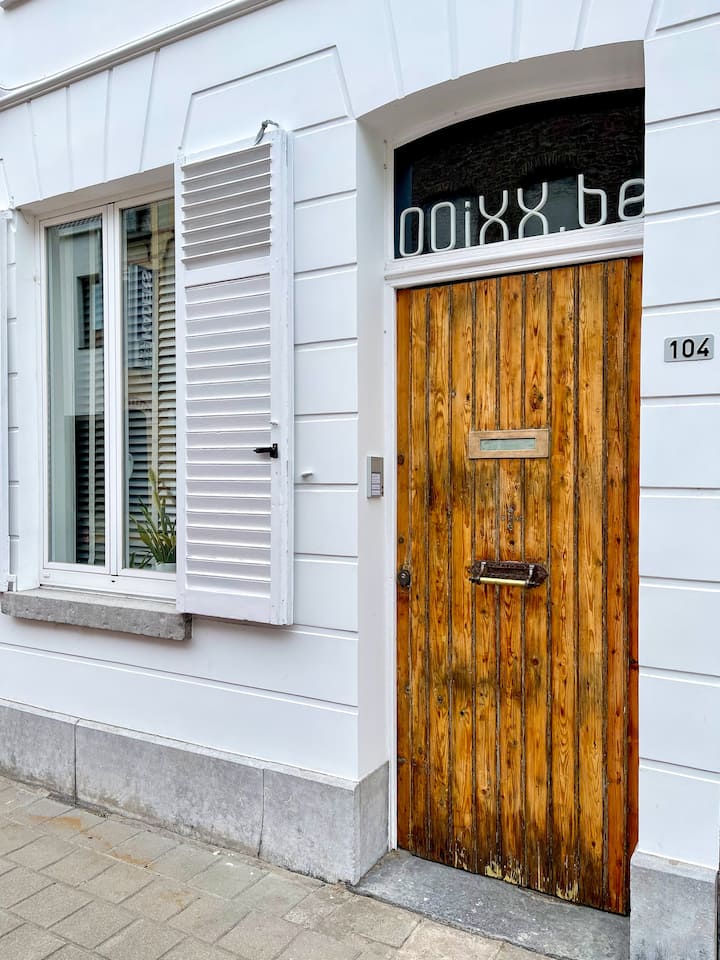 Bovenverdieping In Rijwoning Voor Twee Personen - Kortrijk